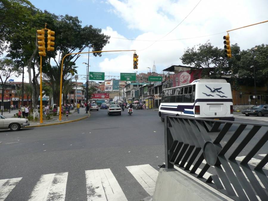 Reportan choque en la avenida Sucre de Catia a la altura de Manicomio Reportan choque en la avenida Sucre de Catia a la altura de Manicomio